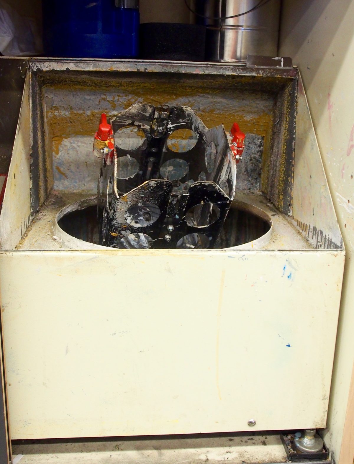 Great Deals On Used Paint Mixers and Used Paint Shakers! – Harper Inc.